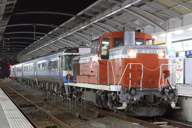 DE10 1582 | 貨物列車と機関車の写真館