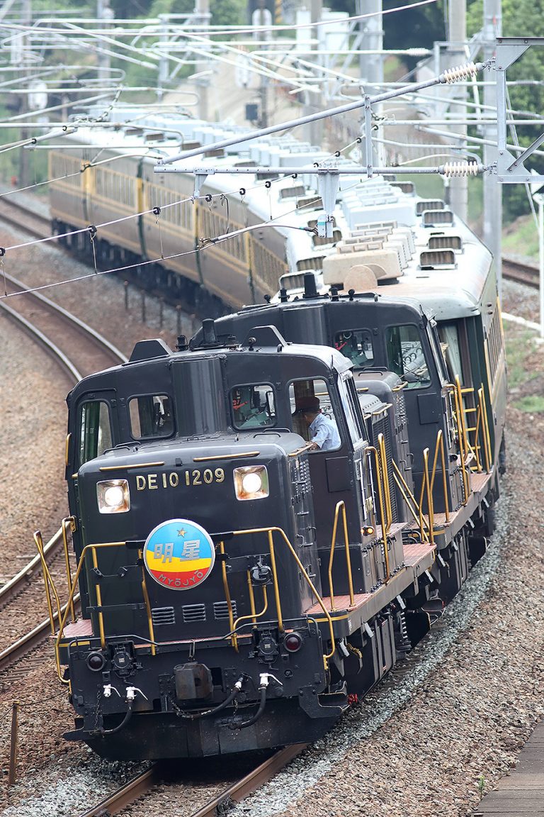 DE10 1209 | 貨物列車と機関車の写真館