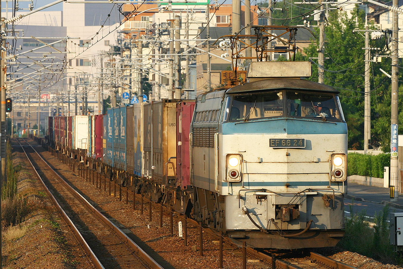 EF66 24 | 貨物列車と機関車の写真館