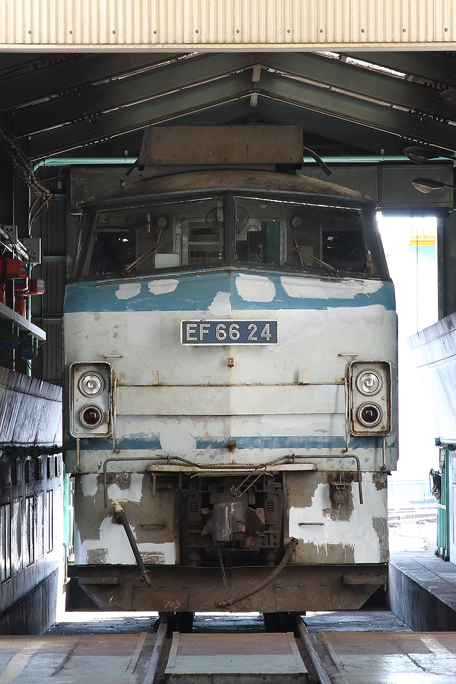 EF66 24 | 貨物列車と機関車の写真館