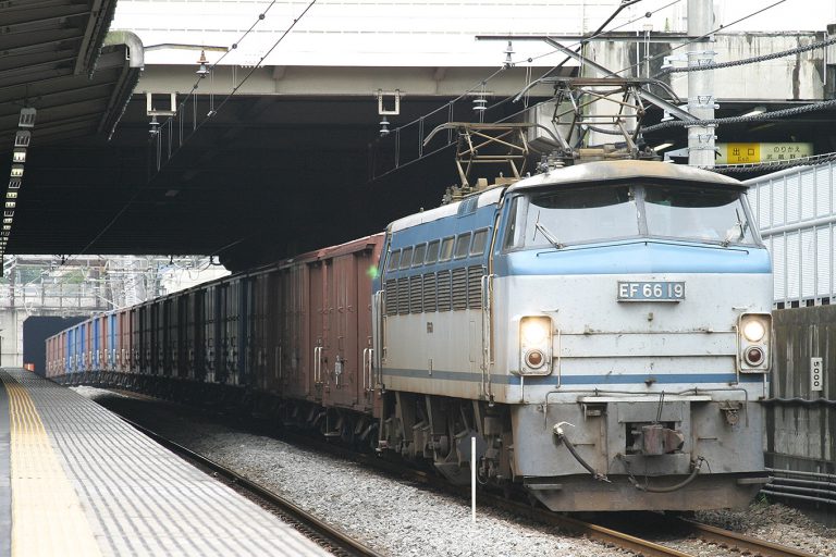 EF66 19 | 貨物列車と機関車の写真館