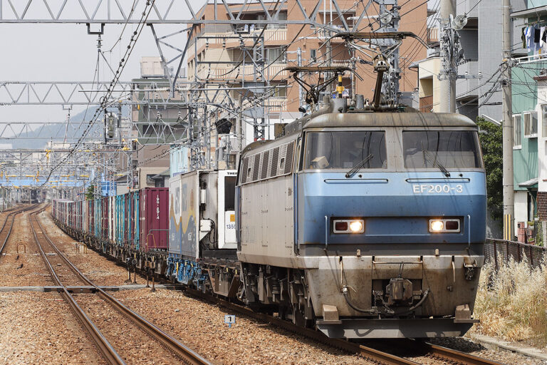 EF200 | 貨物列車と機関車の写真館