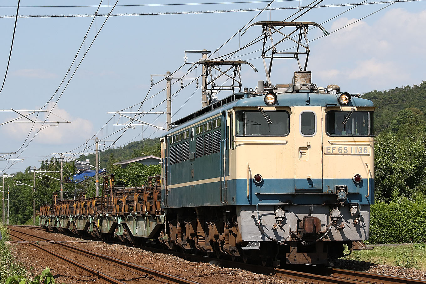 EF65 1136 | 貨物列車と機関車の写真館